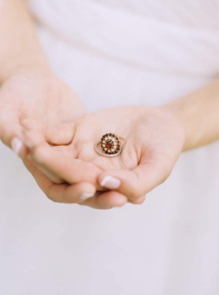 37 Beautiful Wedding Ring Pictures to Take on Your Big Day