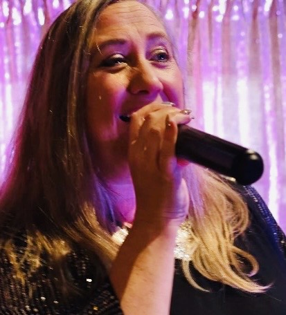 Helen V. | Wedding Singer from Spalding | From £300